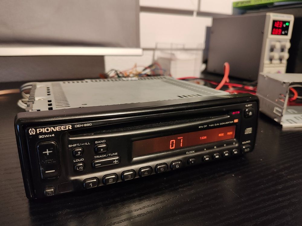 Pioneer DEH-890 Vintage CD Autoradio (Gebraucht) in Thun für CHF 61 – mit Lieferung auf Ricardo ...