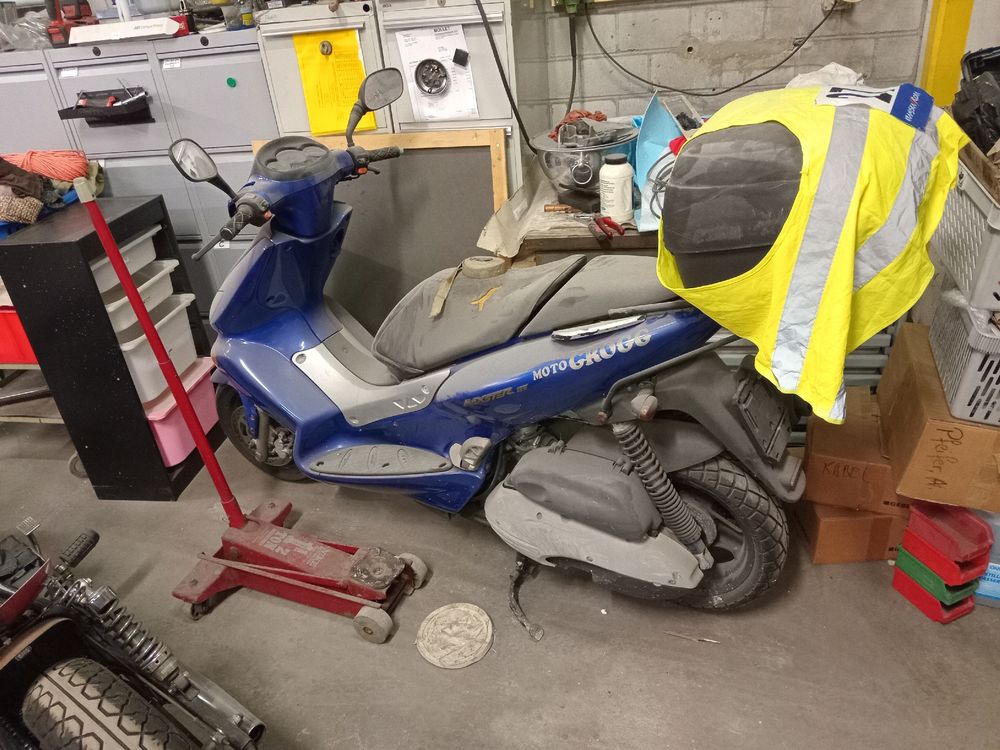 yamaha maxster 125 Roller (Defekt) in Obergösgen für CHF 225 – nur ...