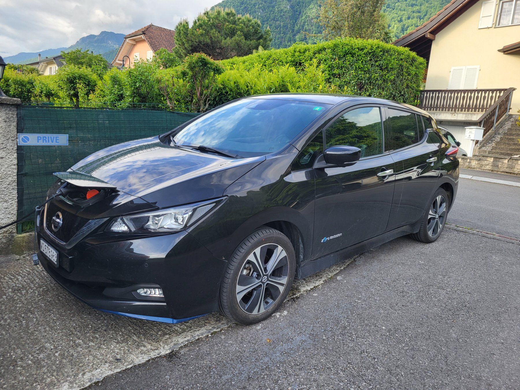 Nissan Leaf électrique noire, parfait (D'occasion) à Vouvry pour CHF ...