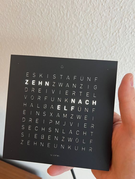 Qlocktwo Touch Deep Black (Gebraucht) in Greifensee für CHF 400 – mit ...