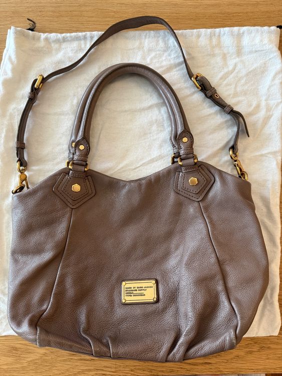 MARC BY MARC JACOBS 'Classic Q Fran' Taupe Leather Hobo Bag (Gebraucht) in Zürich für CHF 65 ...