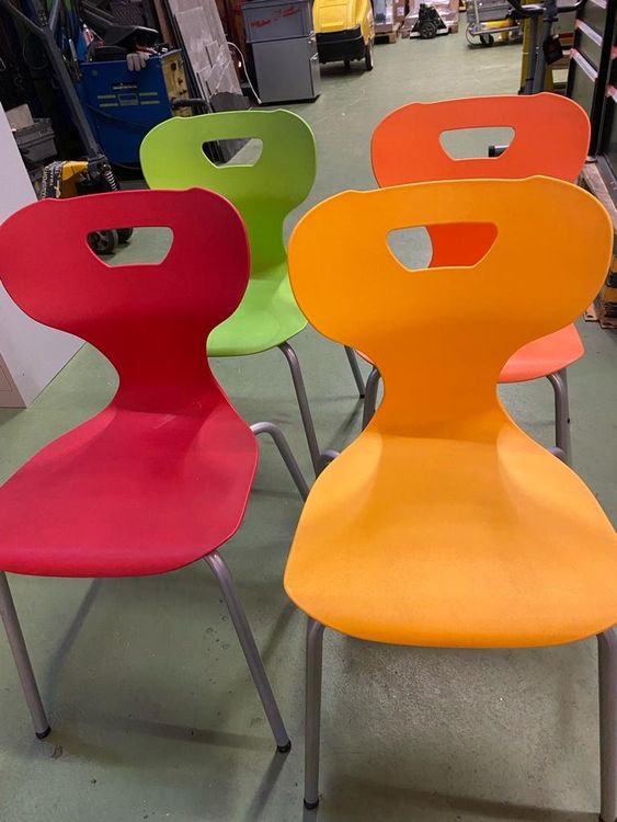 Stuhl-Set, Typ Solit:sit Gr. 6, 4 Stück, stapelbar, farbig (Gebraucht) in Dietikon für CHF 40 ...