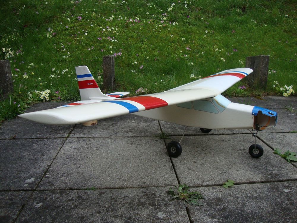 Maxi von Graupner (Defekt) in Herisau für CHF 76 – nur Abholung auf ...