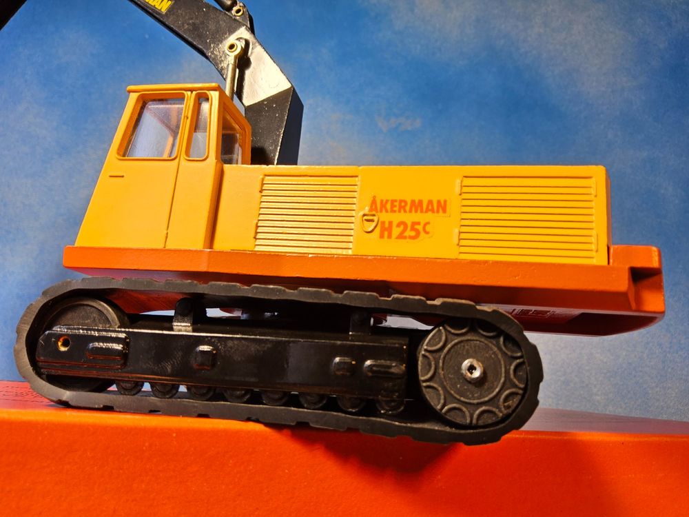 Åkerman H25c Ketten Bagger __ NZG 148 Modelle __ OVP __ 1:50 (Gebraucht ...