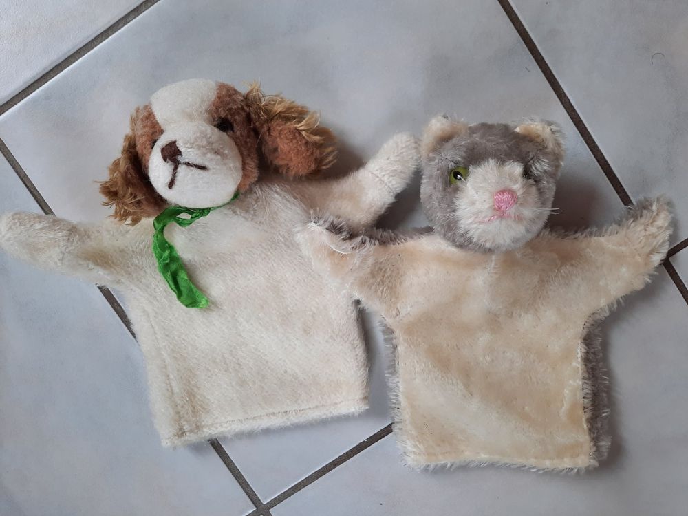 2 MARIONNETTES, CHIEN et CHAT (D'occasion) à Le Locle pour CHF 28 ...