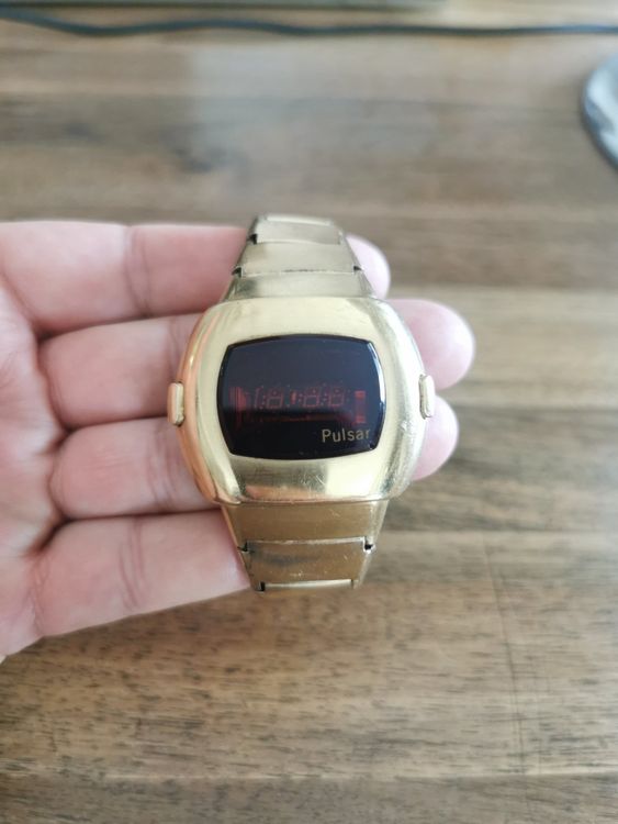 Pulsar P3 Kult LCD Uhr , 70er Jahren, vergoldet, läuft ! | Kaufen auf ...