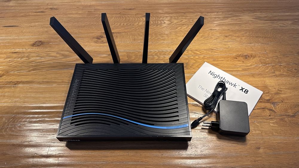 NETGEAR Nighthawk X8 AC5 300 Tri-Band WLAN-Router R8500 (Gebraucht) in ...