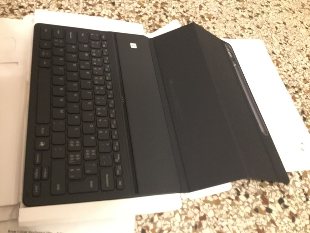 Samsung Keyboard Book Cover für Tab S9 - Neuwertig! (Neu und ...
