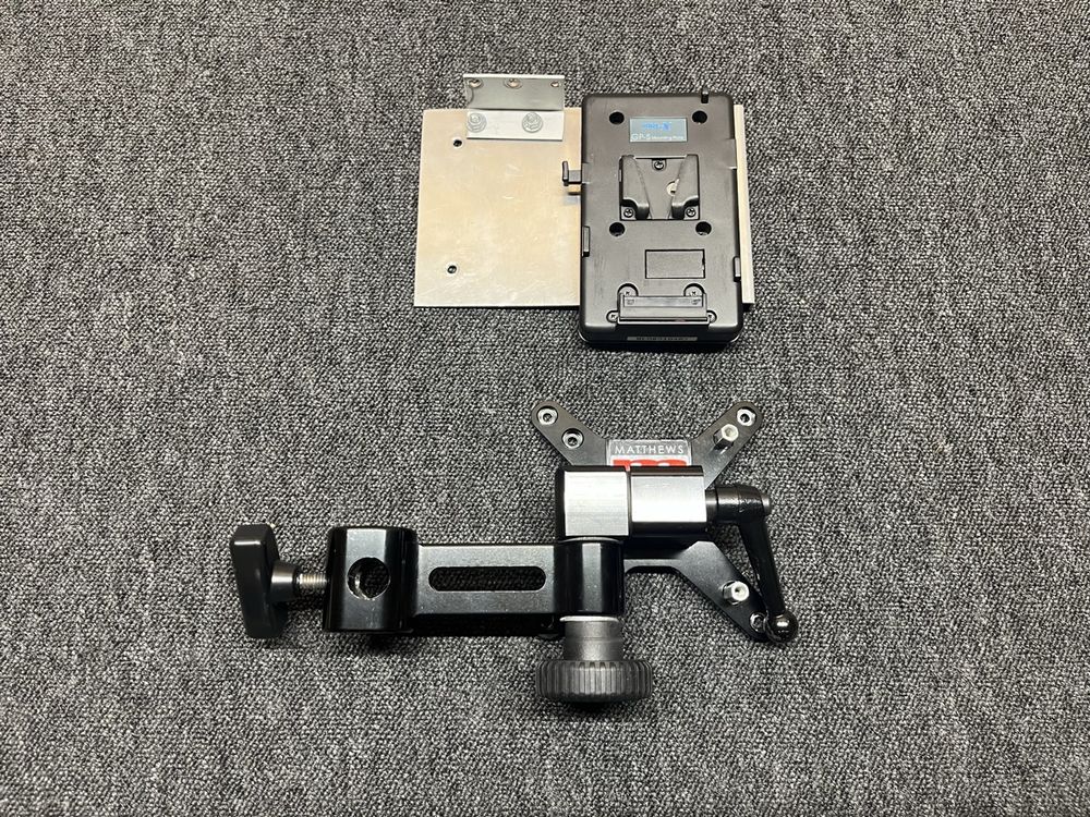 Matthews Monitor-Mount (Vesa / inkl. V Mount-Plate) (Gebraucht) in ...