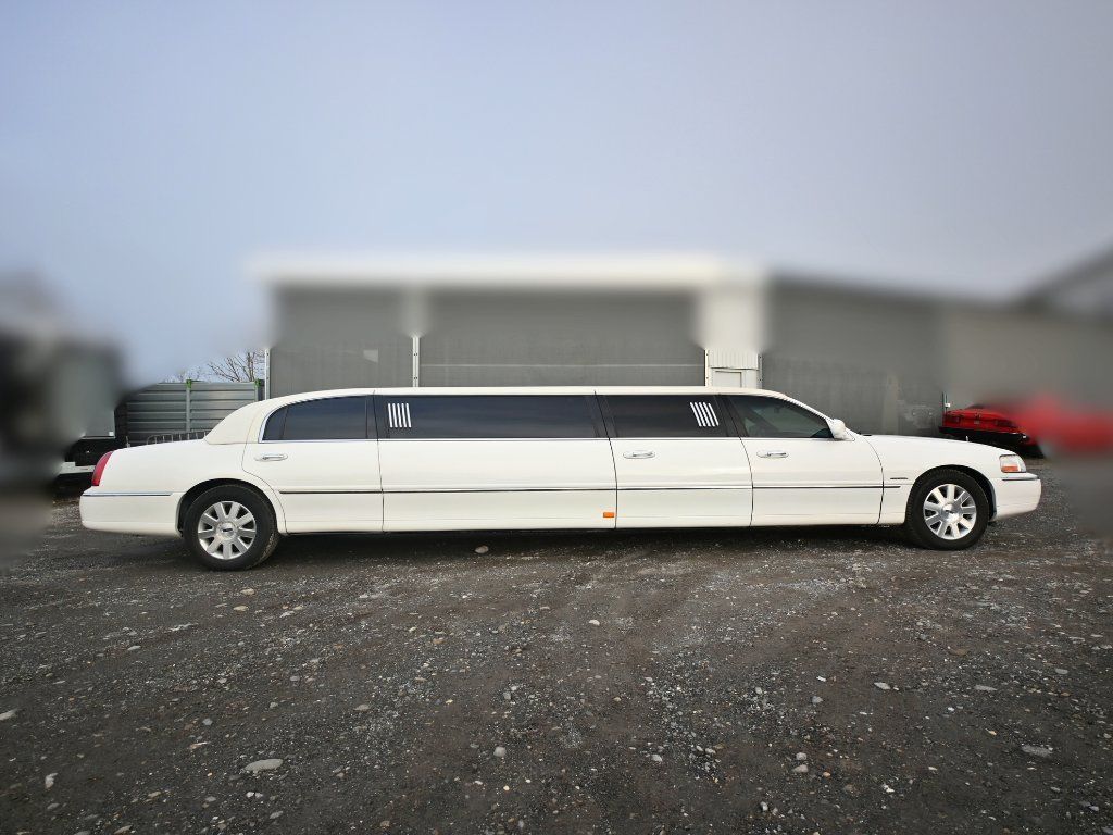 Lincoln Town Car Stretchlimousine – V8 Power für Events & Au (Gebraucht ...