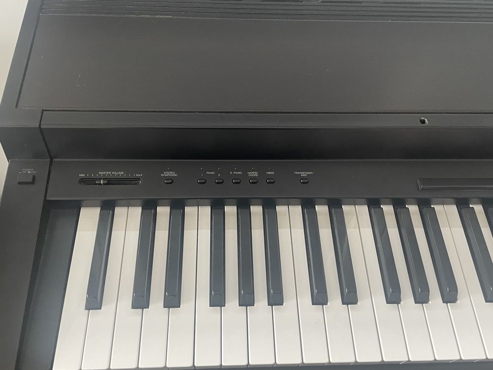 Yamaha Clavinova CLP-300 (Gebraucht) in für CHF 320 – nur Abholung auf ...