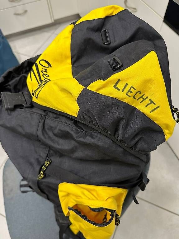 Oregon 56 Sac de camping noir jaune 60x40 cm (D'occasion) à Sonceboz ...