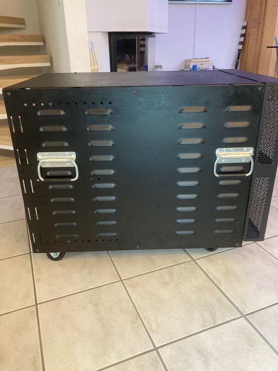 19 Zoll Rack auf Rollen | Kaufen auf Ricardo