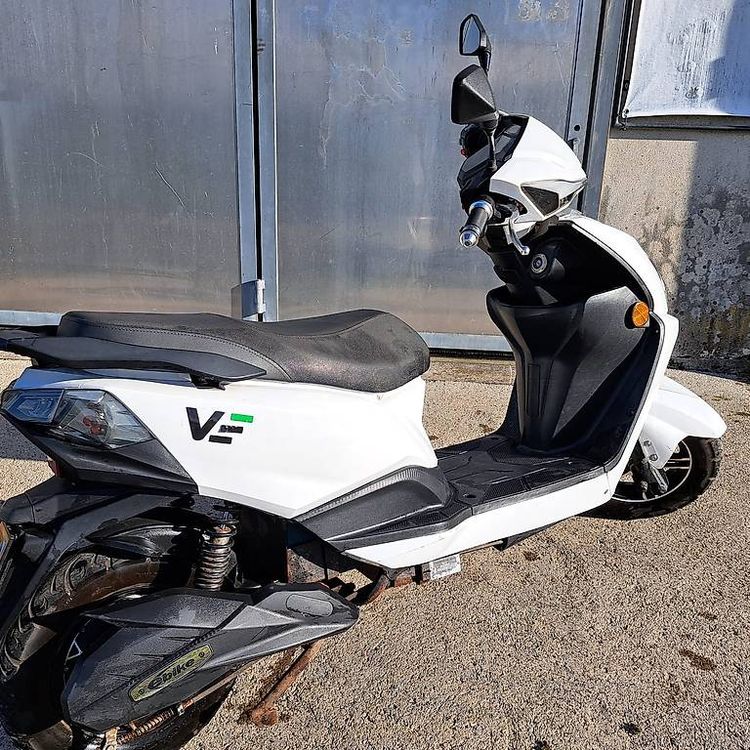 Roller Vengo Leo, Neuwertig, ca.1`280km, neue Batterie 07.25 (Gebraucht ...