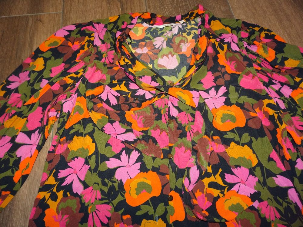 Chemisier Naf Naf à fleurs taille 38 (D'occasion) à Satigny pour CHF 0. ...