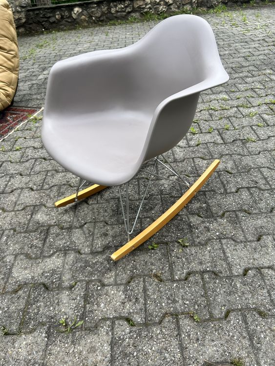 Rocking-chair de Charles Eames pour Vitra (Gebraucht) in Lully VD für ...