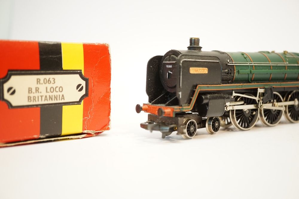 1å Hornby UK BR Dampflok R 063 Britannia | Bastelware (Defekt) in ...