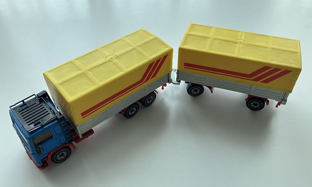 Siku Volvo F12 mit Anhänger & Plane (Gebraucht) in Zürich für CHF 30 ...