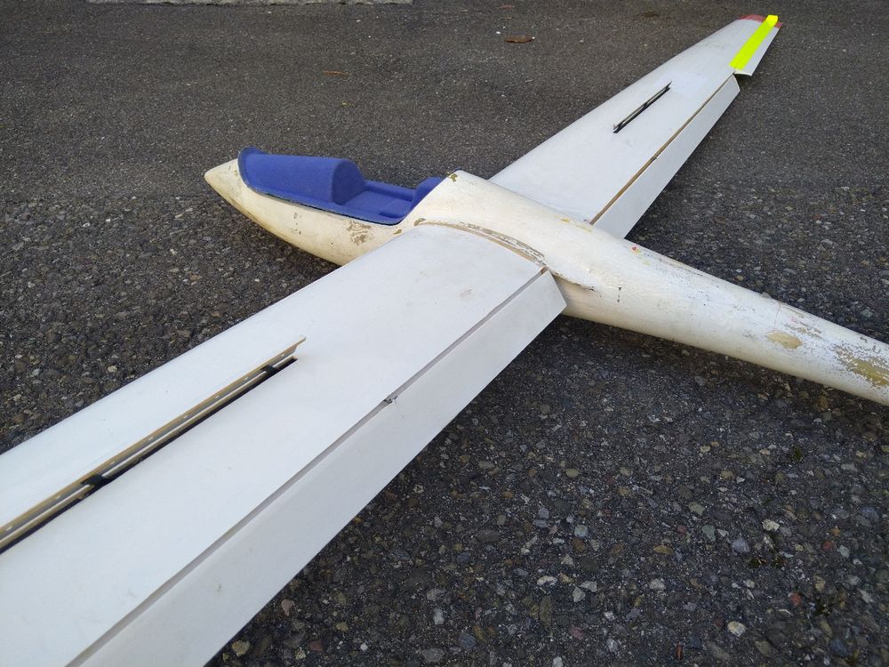 RC Segler 3600mm Spannweite (Defekt) in Zuerich für CHF 12 – nur ...