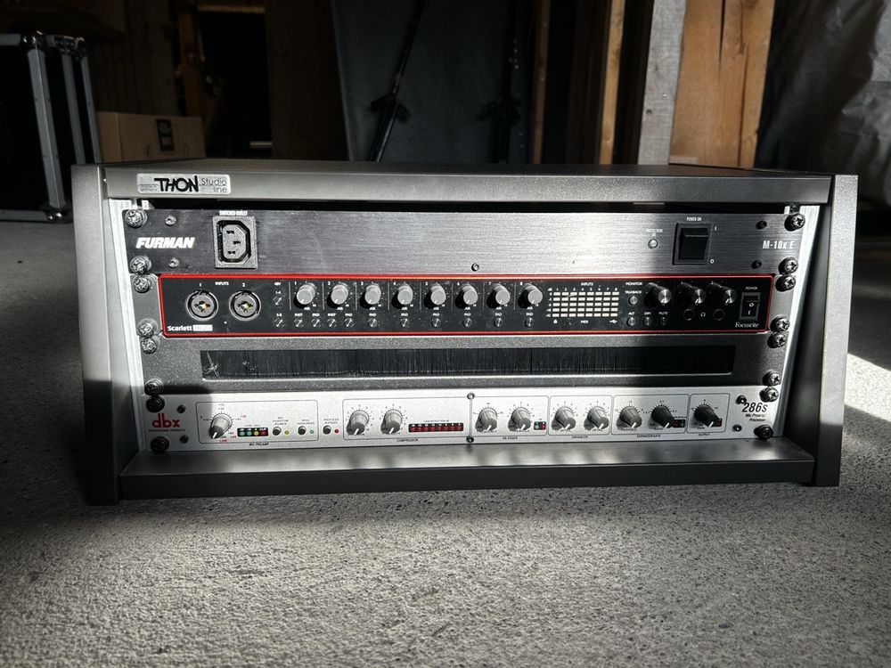 Audio Desktop Rack mit Focusrite 18i20 | Kaufen auf Ricardo