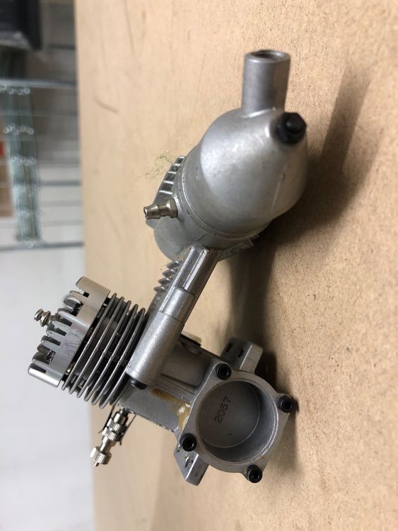 RC Modellbau Benzin Motor mit Flugzeug Super Chart (Gebraucht) in ...