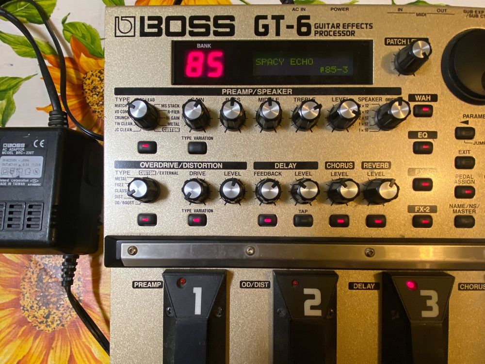 BOSS GT-6 guitar multi-effekt TOP ZUSTAND (D'occasion) à La Chaux-de ...