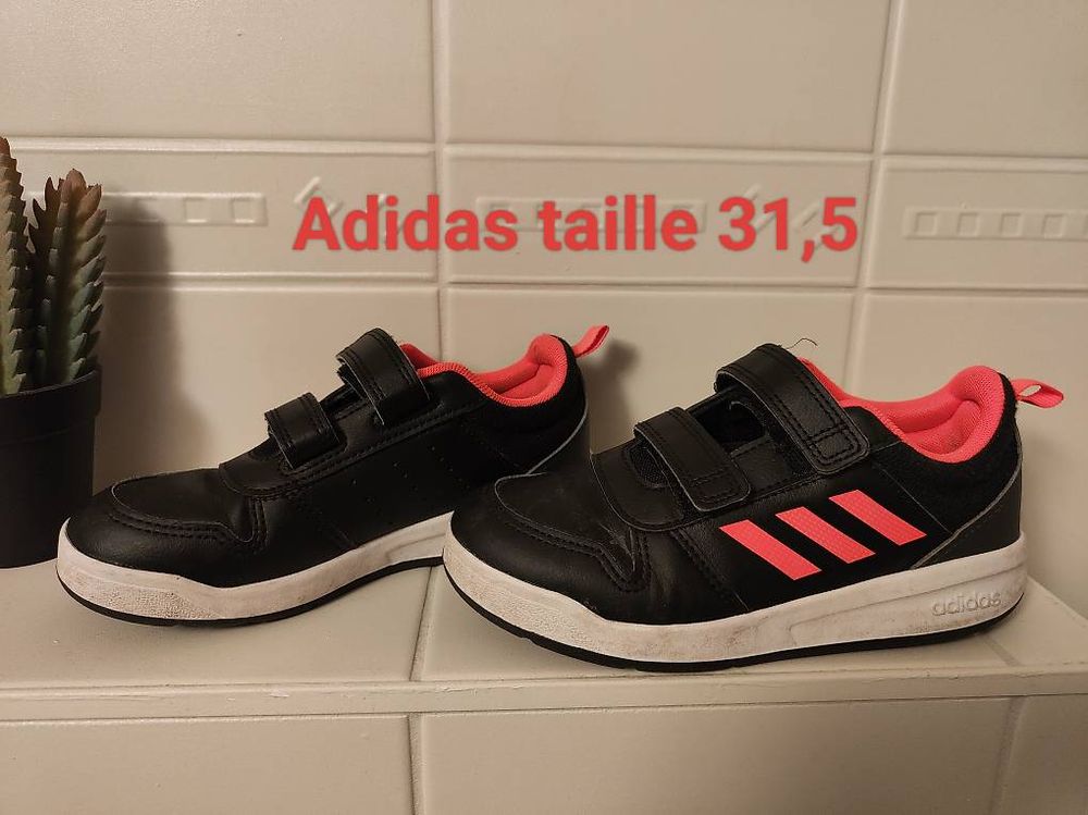 Adidas enfant basket tres bon etat (D'occasion) à fribourg pour CHF 15 ...