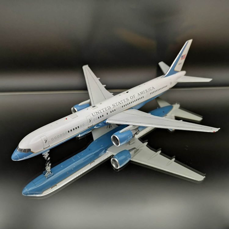 Flugzeugmodell Boeing 757 -200 / C-32A USAF "Air Force Two" (Neu und ...
