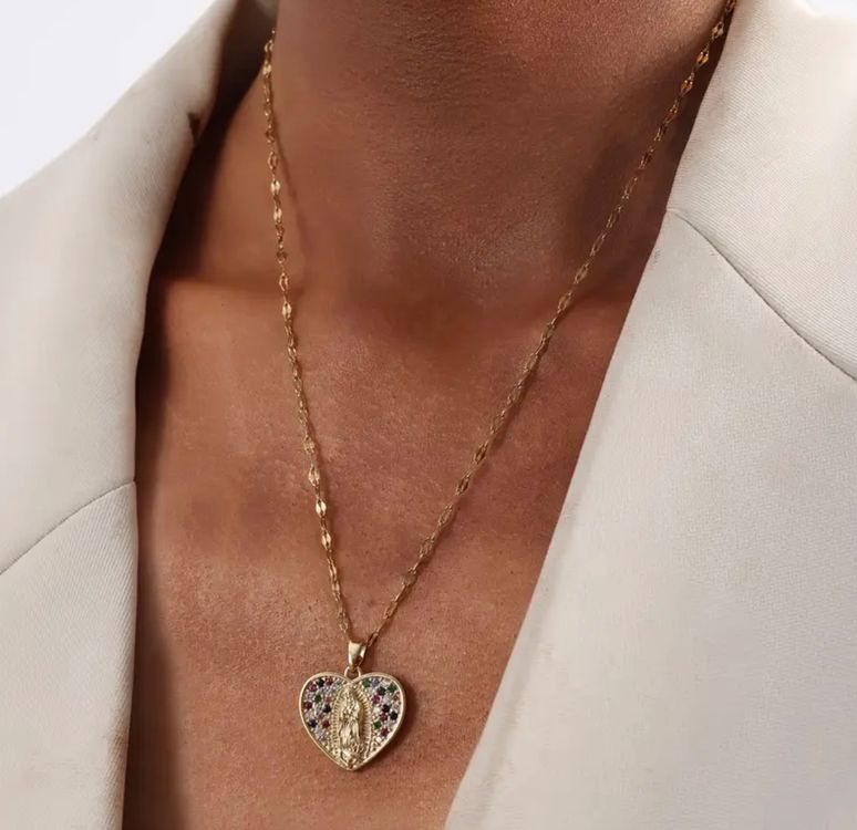 Jolie collier plaqué or jaune inoxydable serti de pierre (Neu (gemäss ...