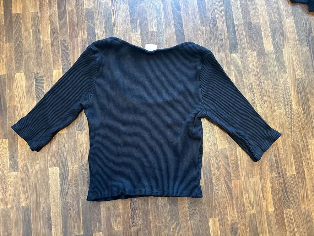 Schwarzes Ripp-Top mit 3/4 Ärmel, Grösse M (Gebraucht) in Hinwil für ...