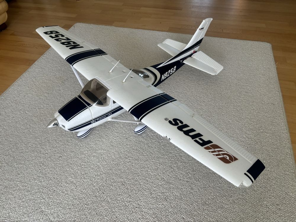 FMS Cessna 182 1.4m Scaled aircraft | Kaufen auf Ricardo