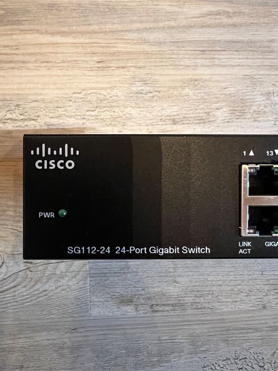 CISCO 24 Port Giga Switch (SG112-24) (Gebraucht) in Davos Dorf für CHF ...