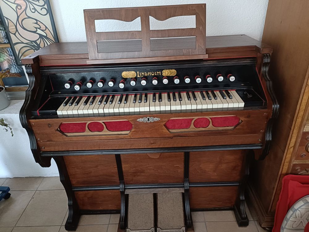 Antike Lindholm Harmonium, spielbereit, Rarität! (Gebraucht) in St, Antoni für CHF 1 – nur ...