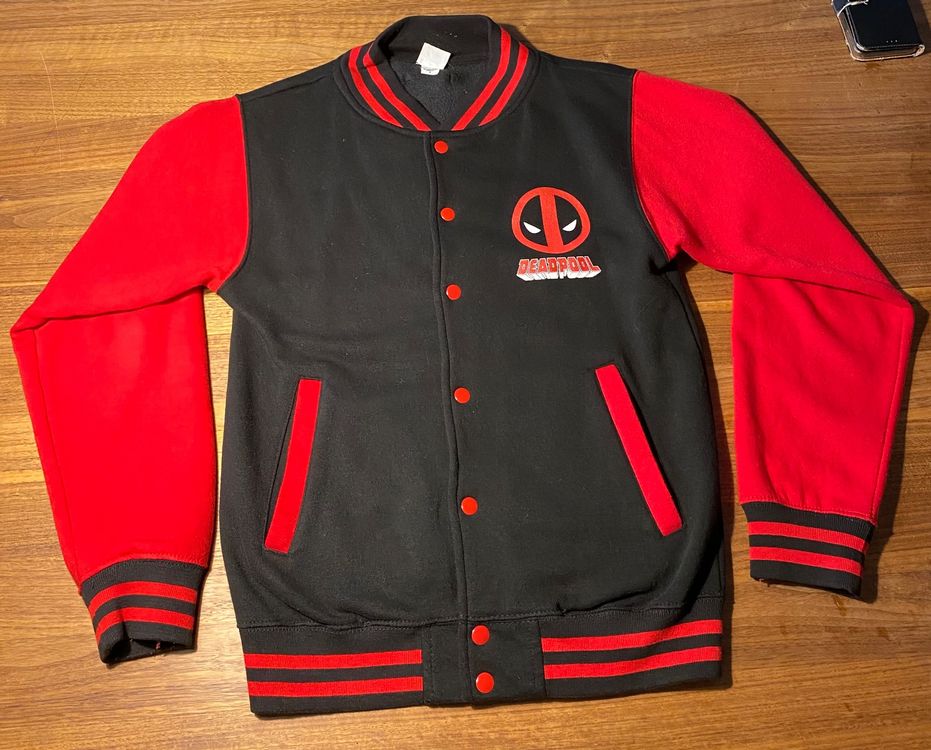 Marvel Deadpool College Jacke (Gebraucht) in Wagen für CHF 20 – mit Lieferung auf Ricardo kaufen