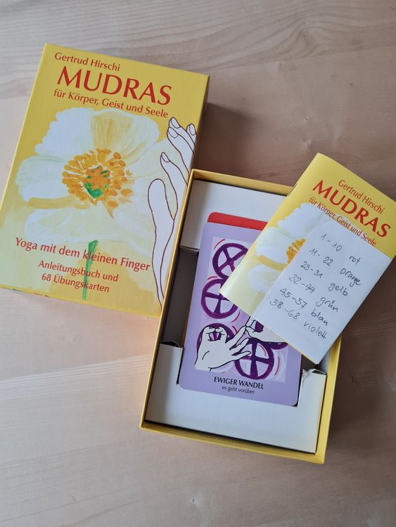 Karten Set MUDRAS mit den Fingern. Yoga, von Gertrud Hirschi (Gebraucht) in Hausen am Albis für ...