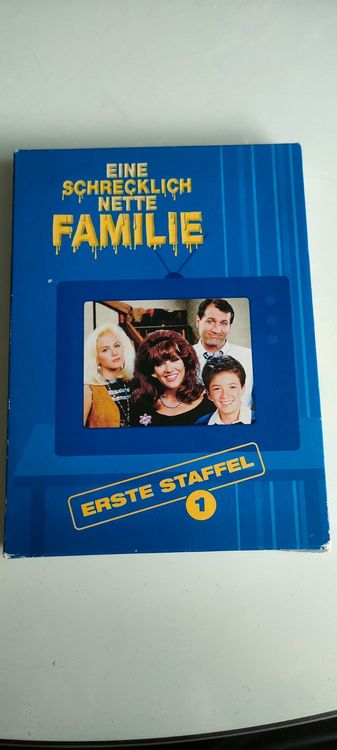 Eine schrecklich nette Familie - Erste Staffel (Gebraucht) in Muri AG für CHF 3 – mit Lieferung ...