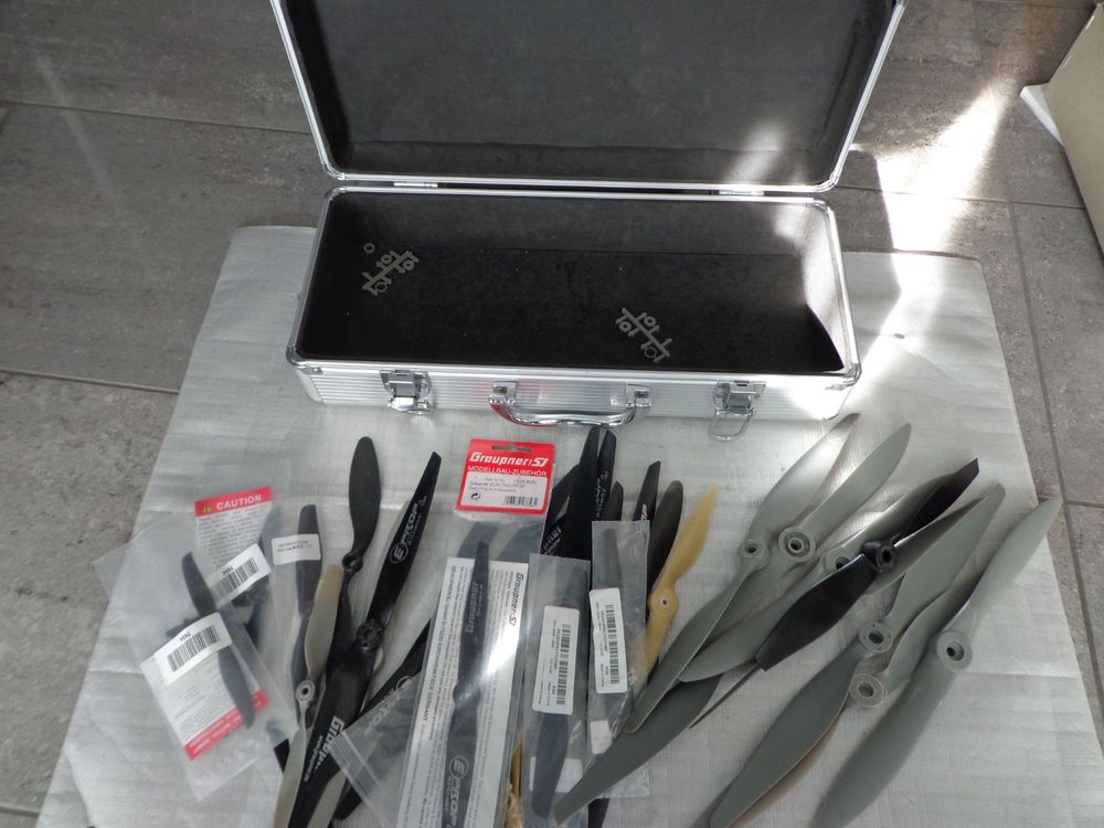 Verkaufe Kiste mit diverse Propeller (Gebraucht) in Camorino für CHF 25 – mit Lieferung auf ...