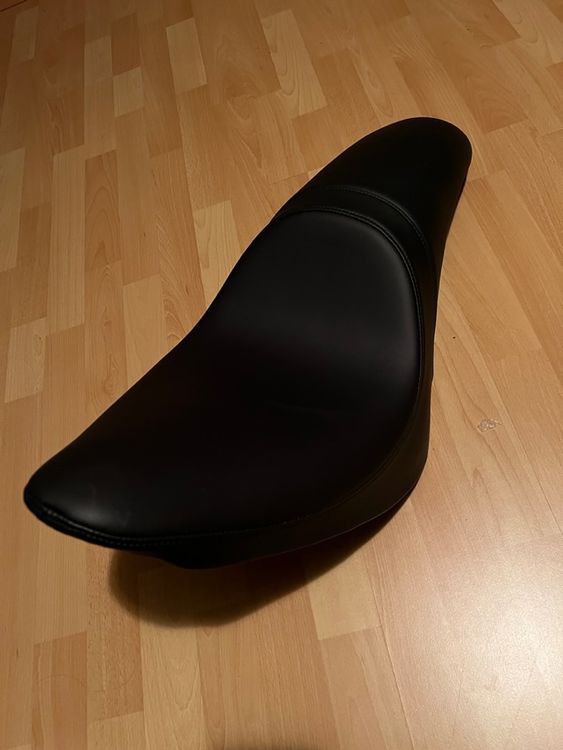 Sattel mit Sozius für Harley FLST/FXST (Evo) (Neu (gemäss Beschreibung)) in Samstagern für CHF ...