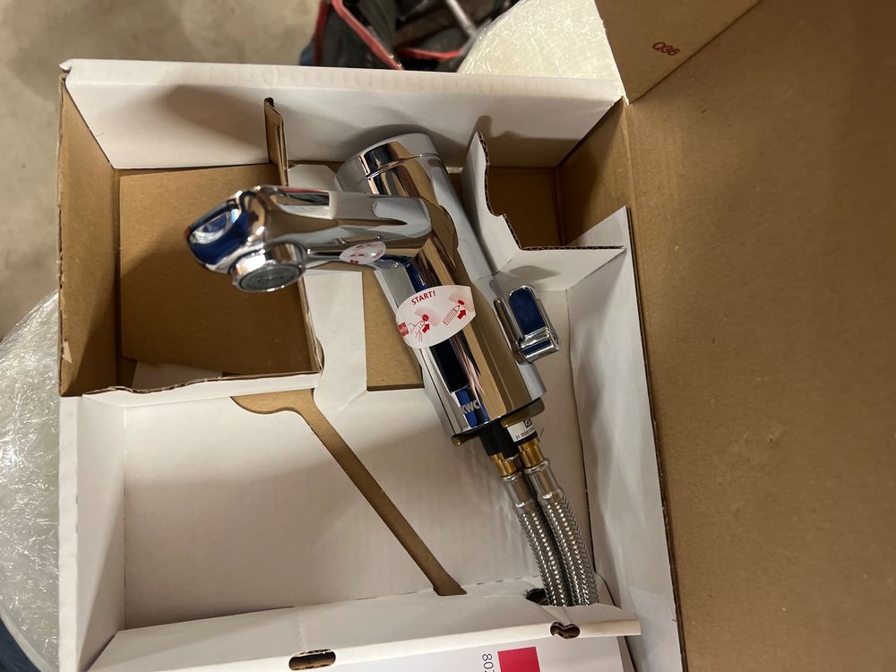 KWC IQUA mit Sensor Batteriebetrieben (Neu und originalverpackt) in Einsiedeln für CHF 195 – mit ...