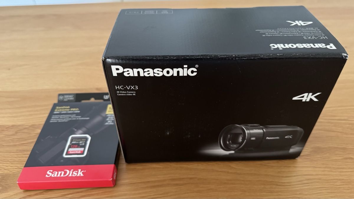 Panasonic HC-VX3 4K Camcorder, neu, mit SD Karte! (Neu und ...