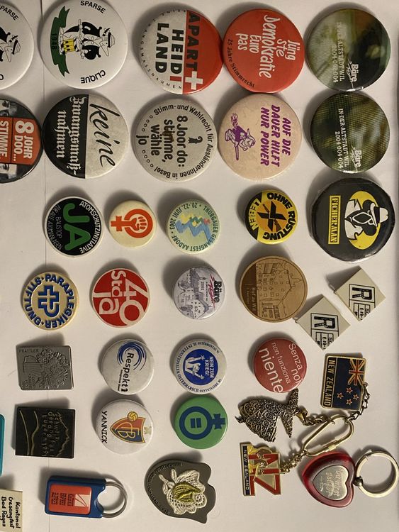 Pins, Buttons, Anstecker, viele Sujets, jetzt entdecken! (Neu und ...