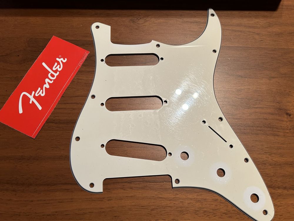 Fender Stratocaster Pickguard | Kaufen auf Ricardo