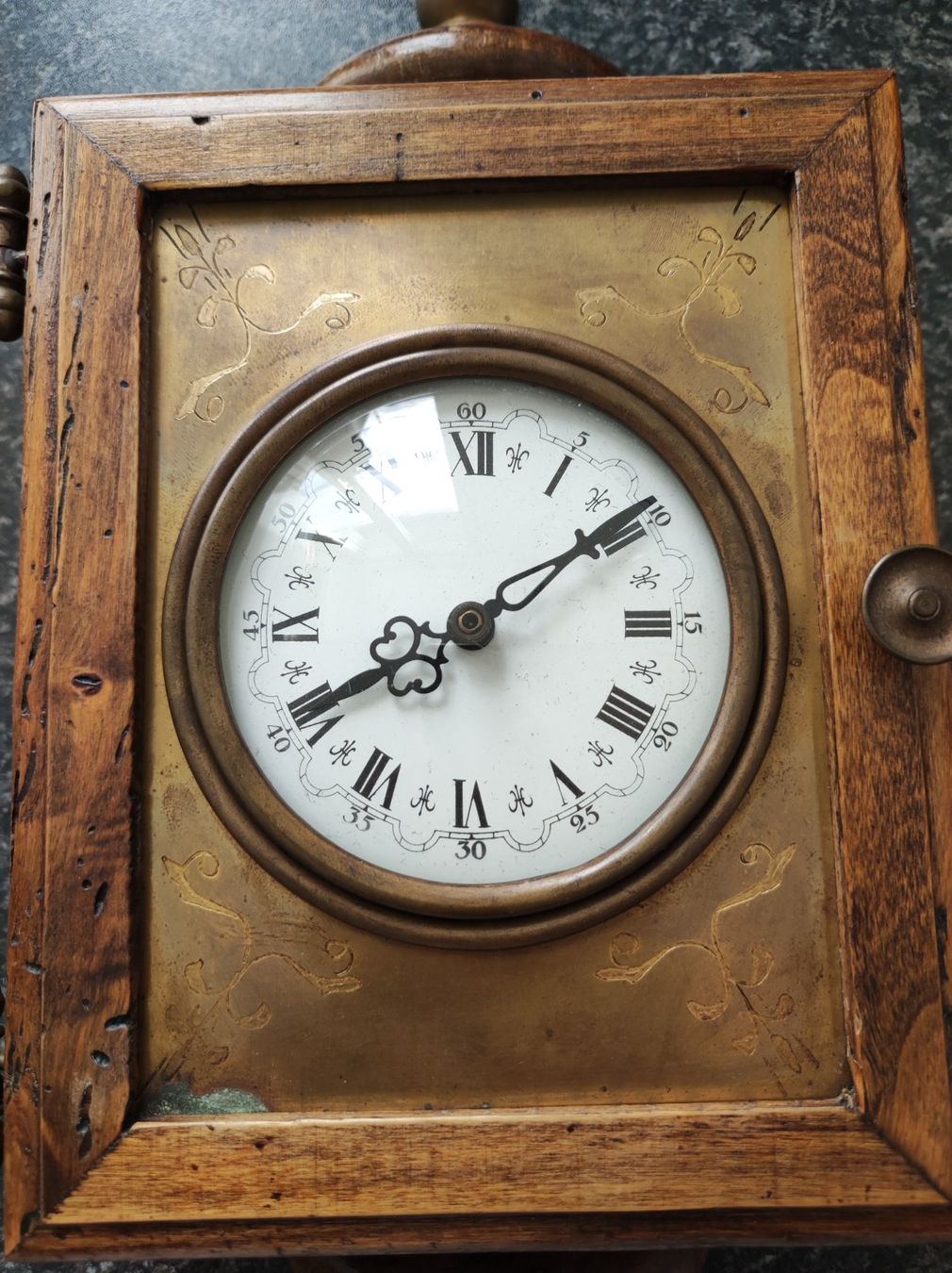Wanduhr mit Holz und evtl. Messing (Gebraucht) in Wohlen AG für CHF 35 ...