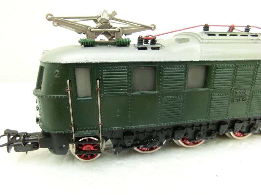 Märklin: 3024, Elektrische Lok E 18 der DB, grün, Guss (Gebraucht) in ...