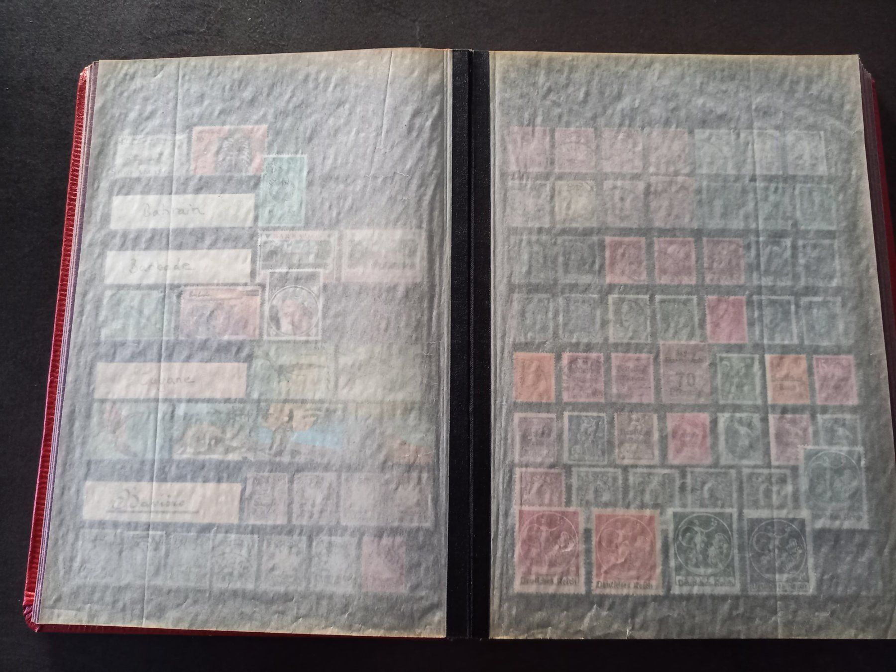 Collection de timbres du monde dans 5 albums + catalogues (D'occasion ...