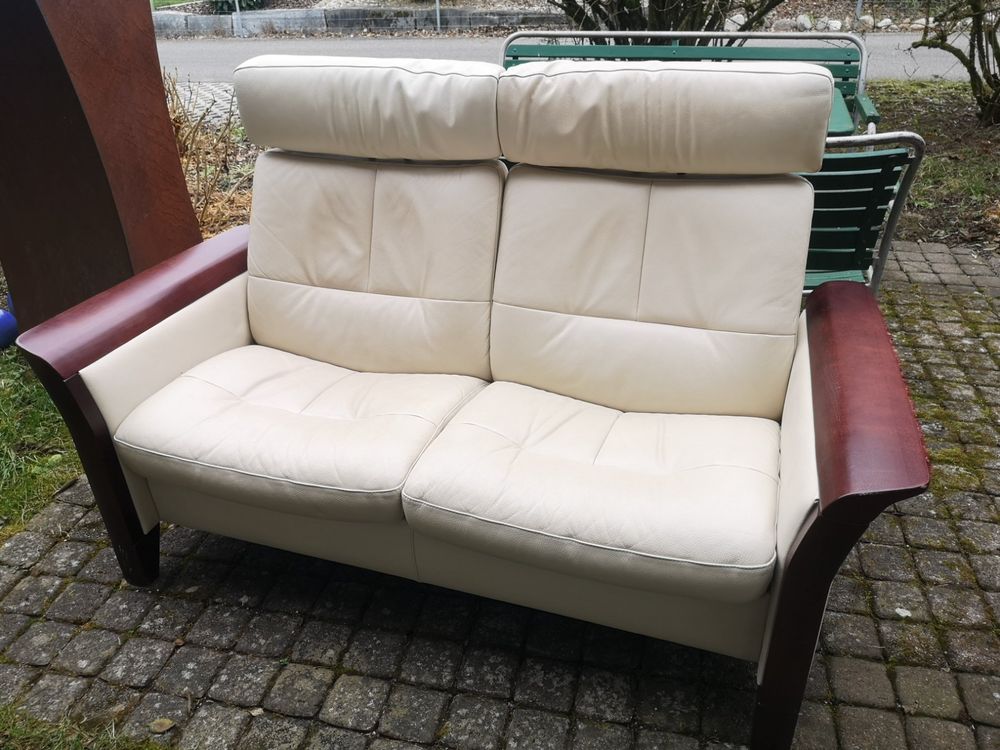 Stressless Sofa 2sitzer,weiss,Leder /Mahagony (Gebraucht) in Langenthal für CHF 190 – nur ...