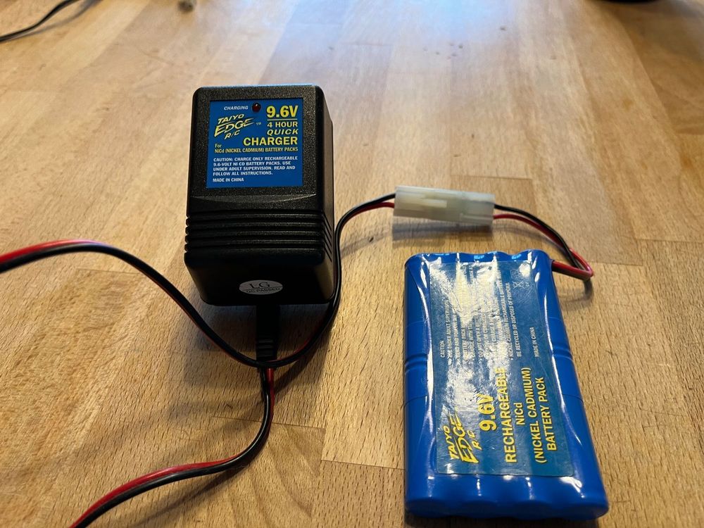 Taiyo Edge RC NiCd Akku-Pack 9.6V mit Quick Charger | Kaufen auf Ricardo