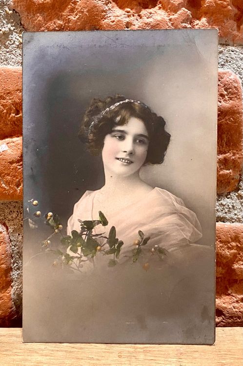Antike Foto AK Mädchen in Tüll aus England (Gebraucht) in Root für CHF 1 – mit Lieferung auf ...