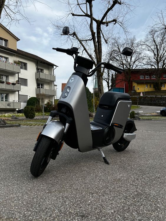 Wunderschöne Gebraucht E Roller Bilder