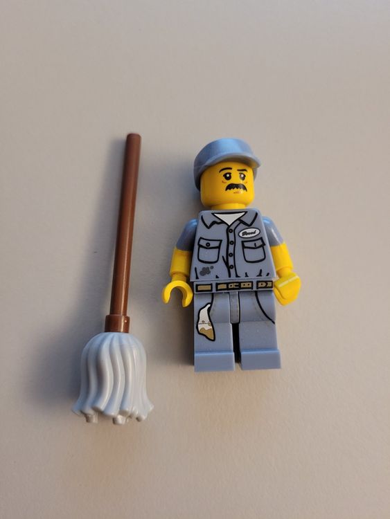 180: Lego Minifigur Serie 15 Janitor (Gebraucht) in Buttikon SZ für CHF ...